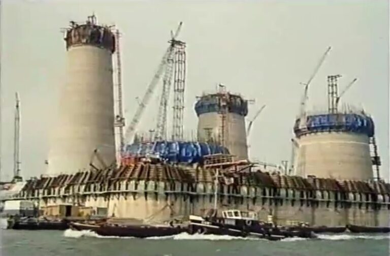 「Sleipnir」がDunlin油田のトップサイドを撤去