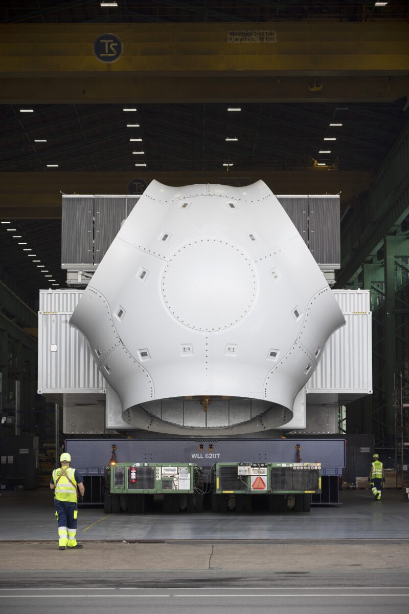 デンマークでVestasの巨大な15MW洋上風車のナセルが完成
