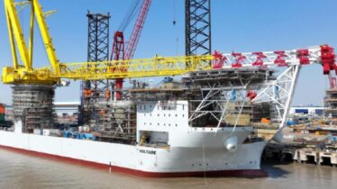 世界最大のSEP船 3,200トン吊り「Voltaire」完成