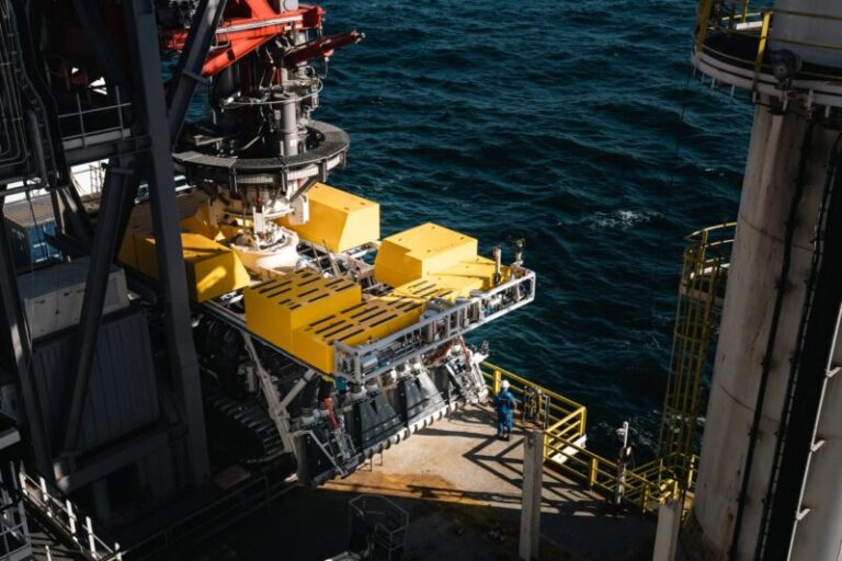 Allseasが太平洋の深海から4,500トンの多金属団塊を採取