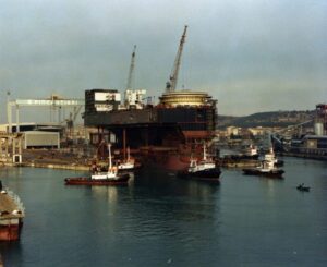 14,000トン吊りクレーン船「Saipem 7000」