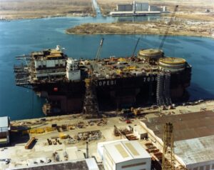 14,000トン吊りクレーン船「Saipem 7000」