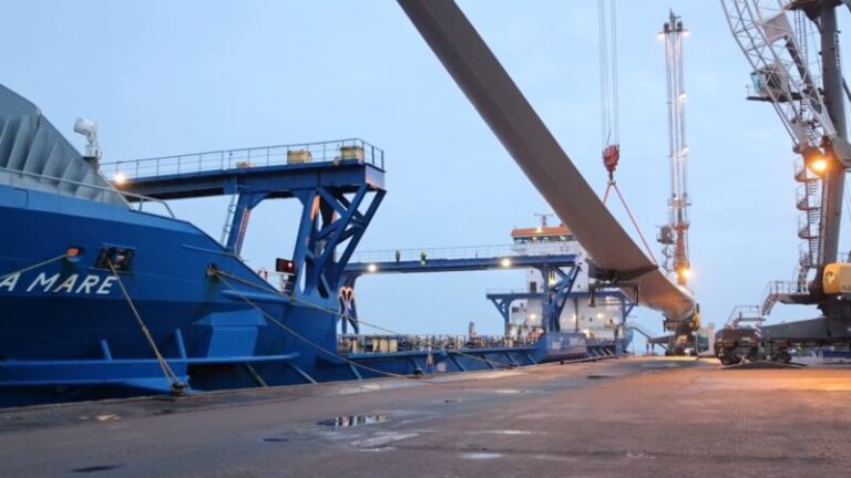 SiemensのSG14-236DDプロトタイプ用ブレードが