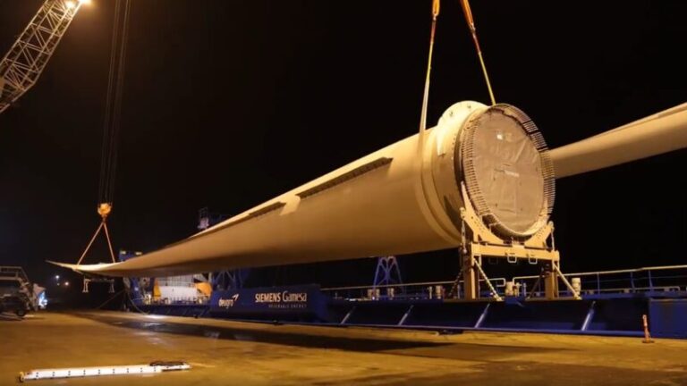 SiemensのSG14-236DDプロトタイプ用ブレードが