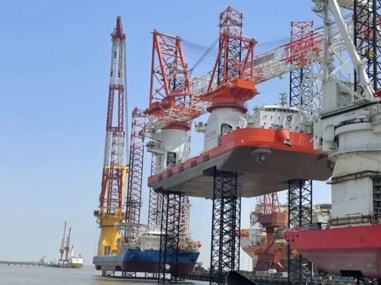 1,200トン吊りSEP船「海龙风彩」ジャッキアップテスト完了