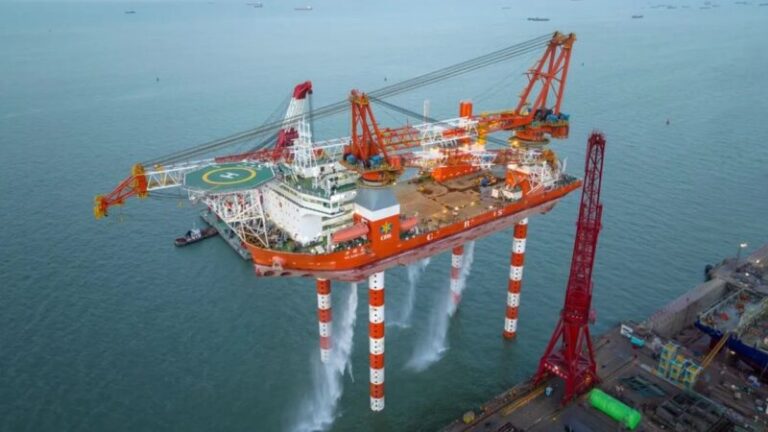 広州サルベージ局のSEP船「华祥龙」クレーンとレグの改造完了