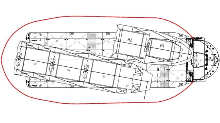 ジブラルタル沖の貨物船「OS 35」半潜水式バージへの搭載完了