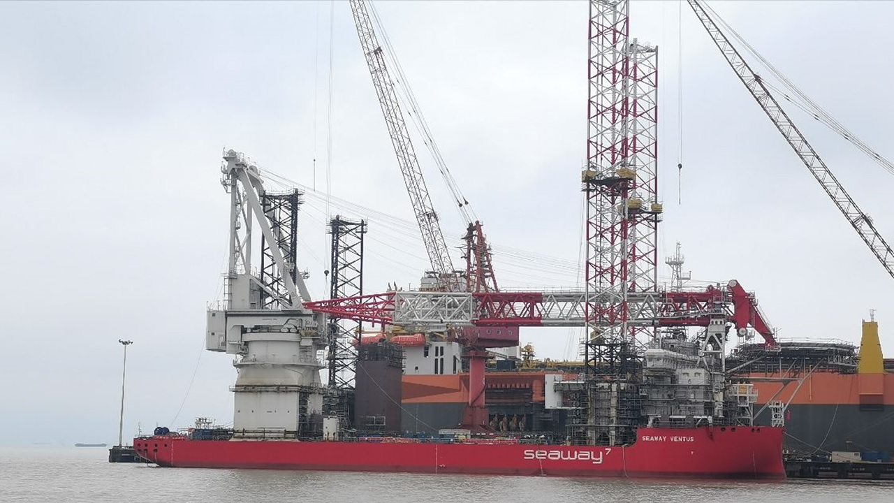 「BLUE WIND」とほぼ同仕様のSEP船、完成間近