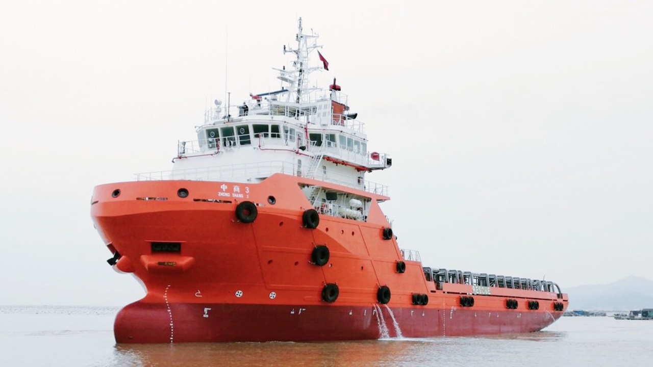 中国で洋上支援船を風力向けの多機能運用保守船へ転換