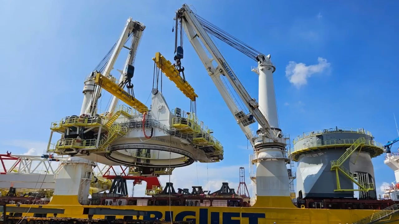 SEP船「Wind Orca」のアップグレード部材が韓国を出港