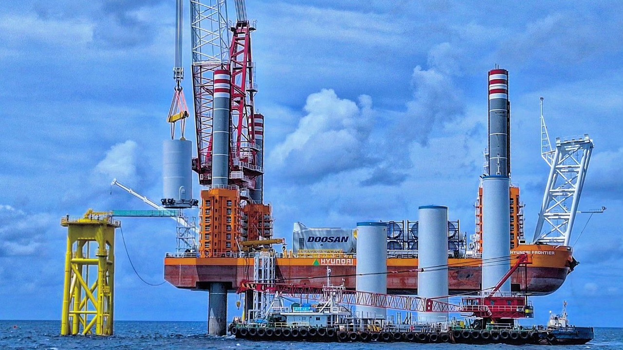 韓国のSEP船Hyundai Frontier済州島沖で初作業