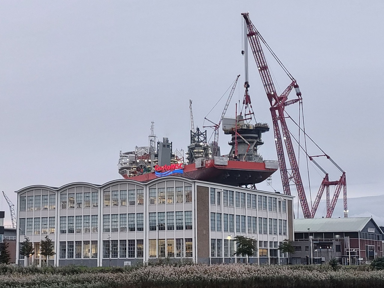 SEP船「Wind Orca」のアップグレード作業開始