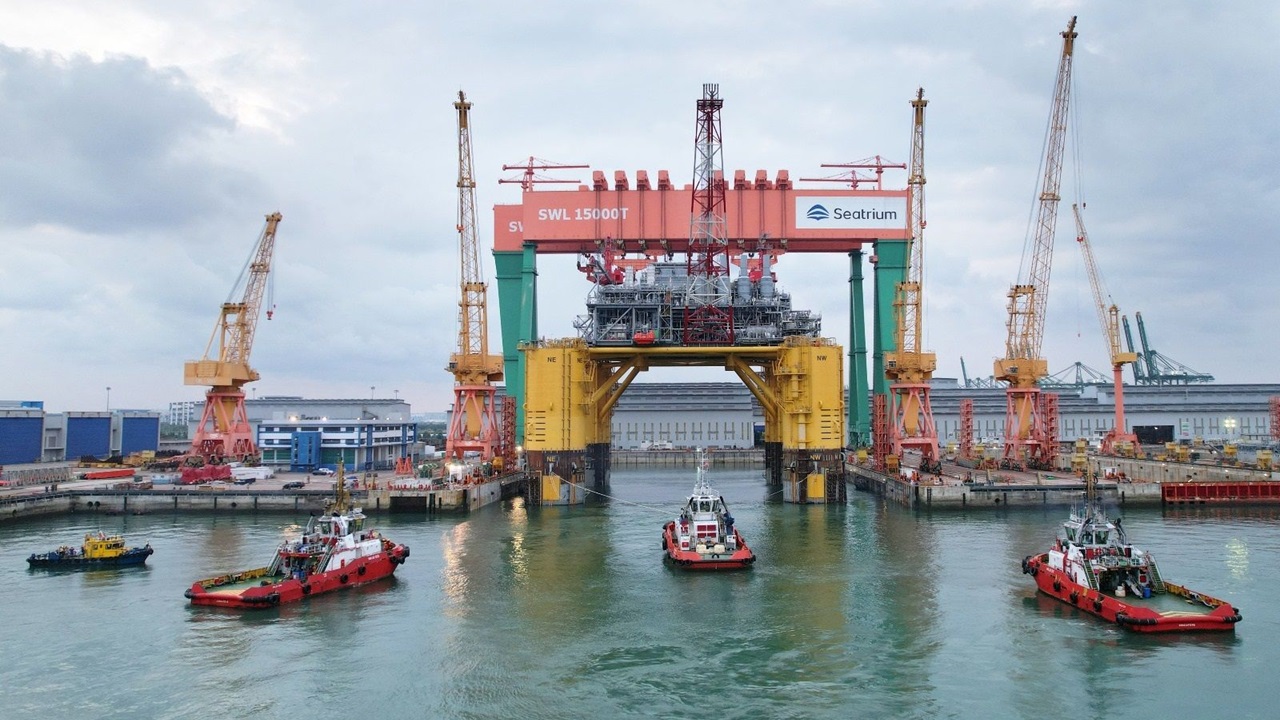 「BOKA Vanguard」による25,000トンのFPU運搬