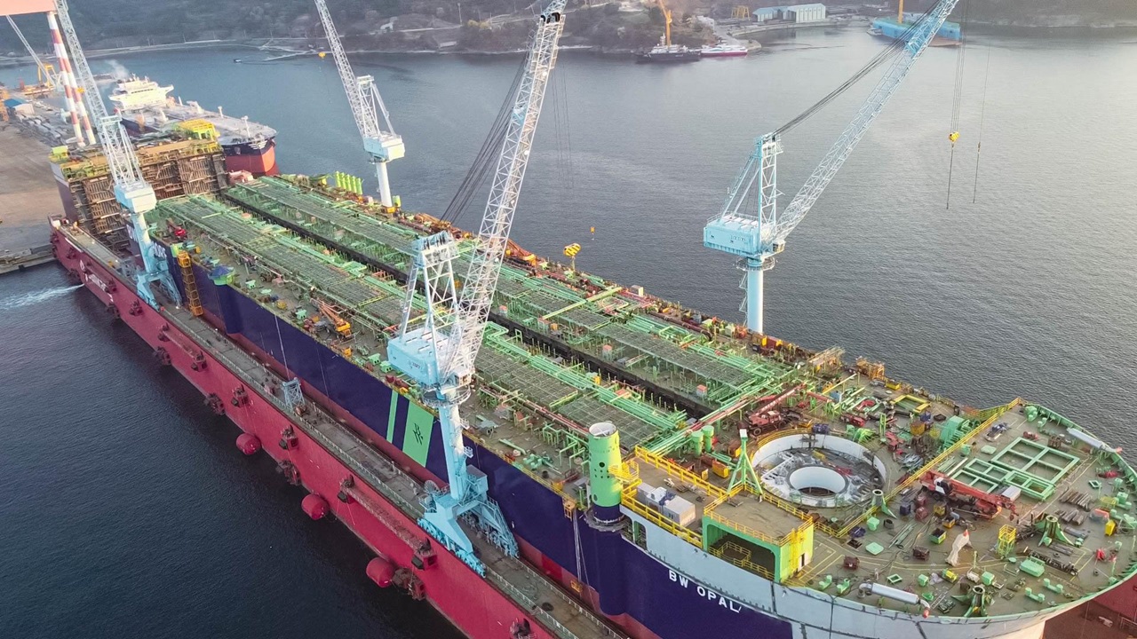 ブロック6つで63,781トン、FPSOの船殻をSPMTで運搬