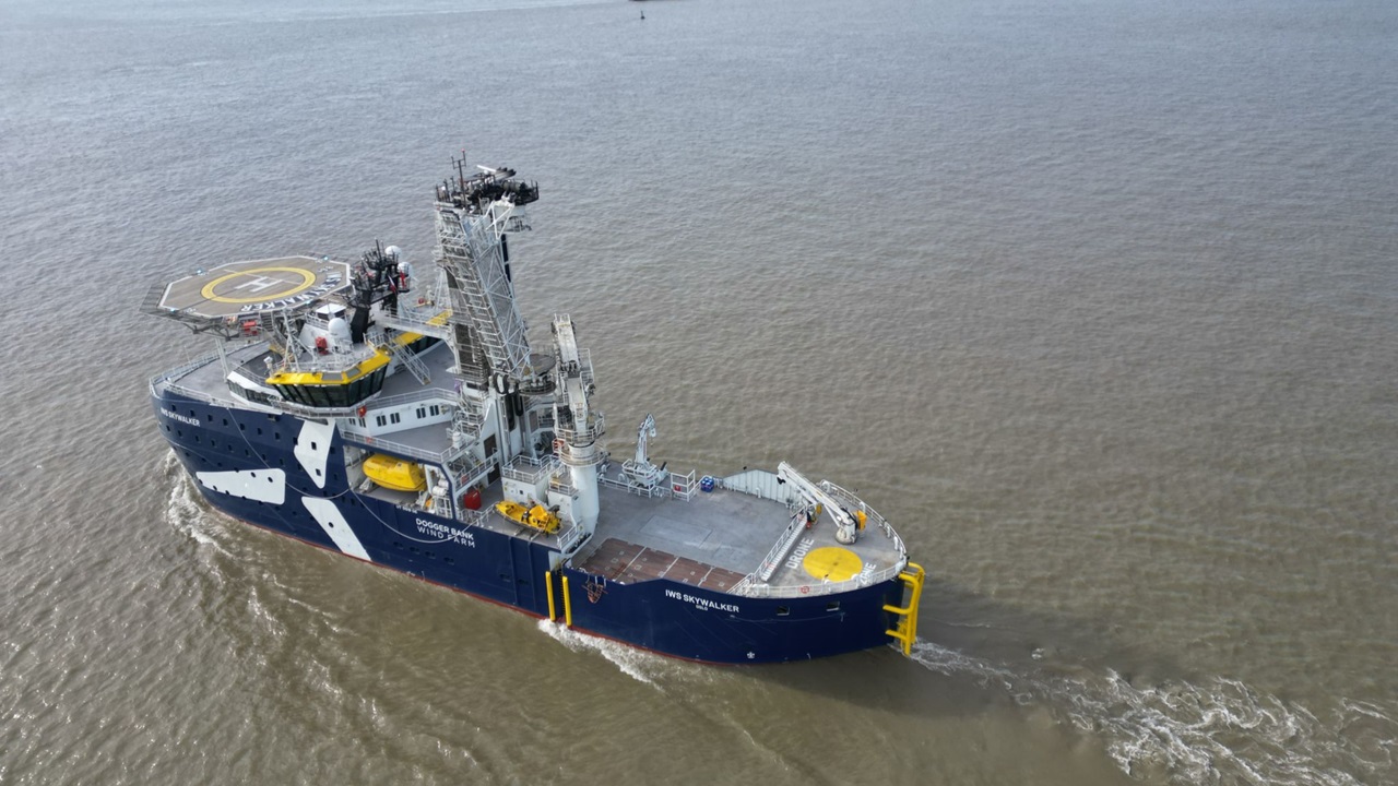 CSOV「IWS SKYWALKER」完成・引き渡し、中国出港