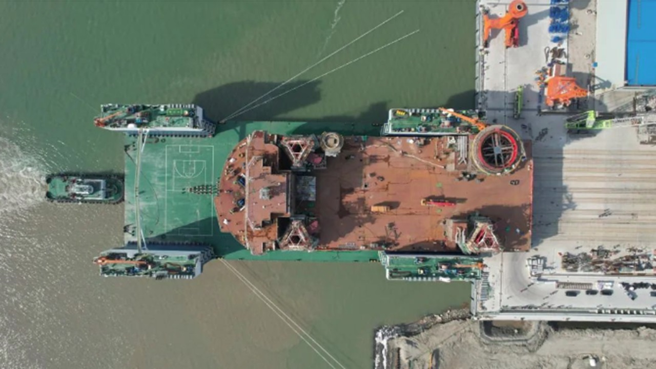 中国で1,600トン吊りSEP船「亨通海悦」進水