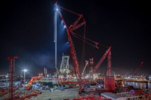 SEP船「Wind Orca」1,600トン吊りクレーン搭載