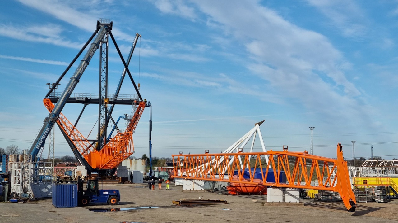 Tetrahedronのプロトタイプクレーン組立開始