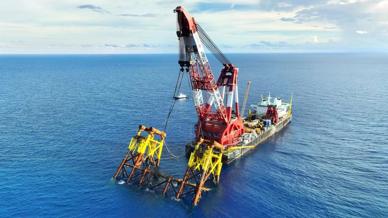 重量37,000トン、高さ338.5m「海基2号」ジャケット進水