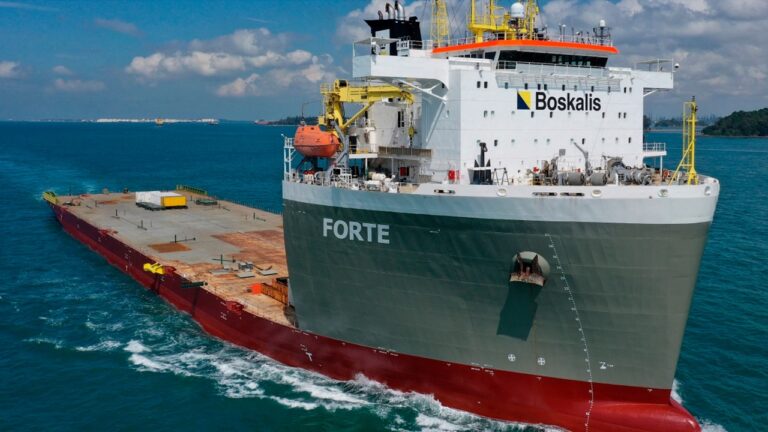 フロートオーバーによる重量14,000トンのトップサイド設置