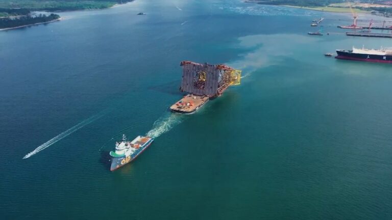 フロートオーバーによる重量14,000トンのトップサイド設置