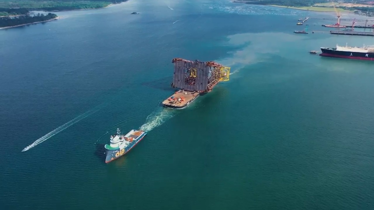 フロートオーバーによる重量14,000トンのトップサイド設置