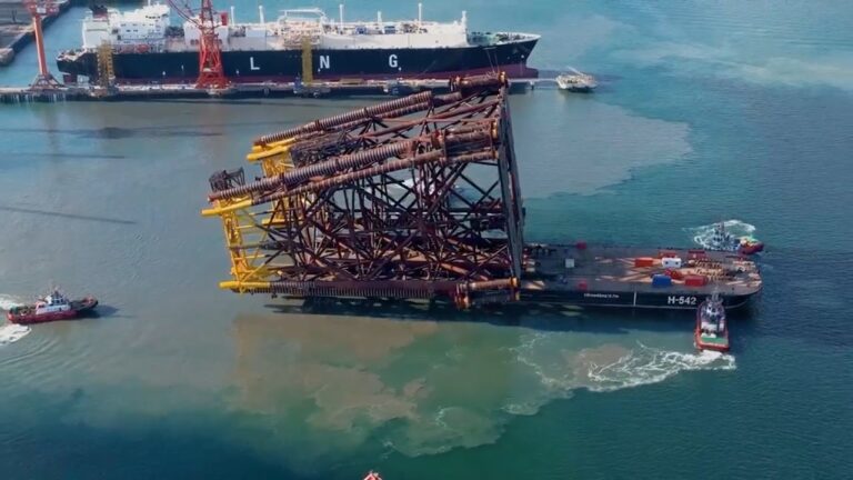 フロートオーバーによる重量14,000トンのトップサイド設置