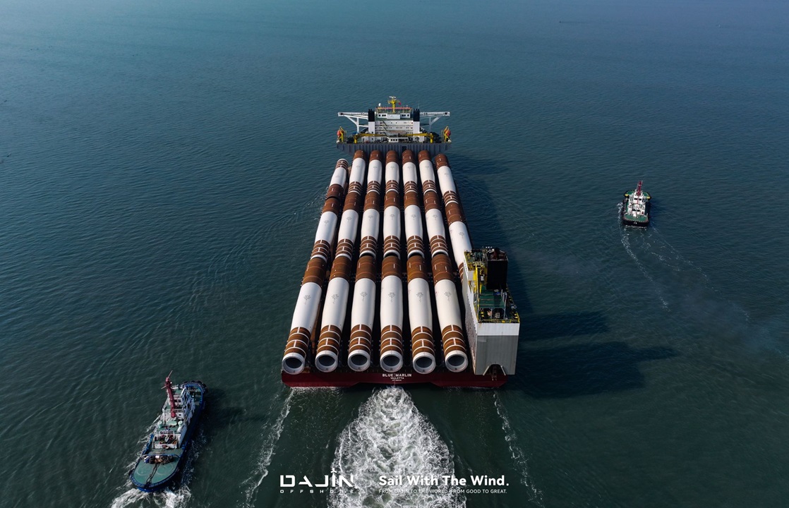 大金重工が2隻目のフランス向けモノパイル出荷、20本積込に7日間