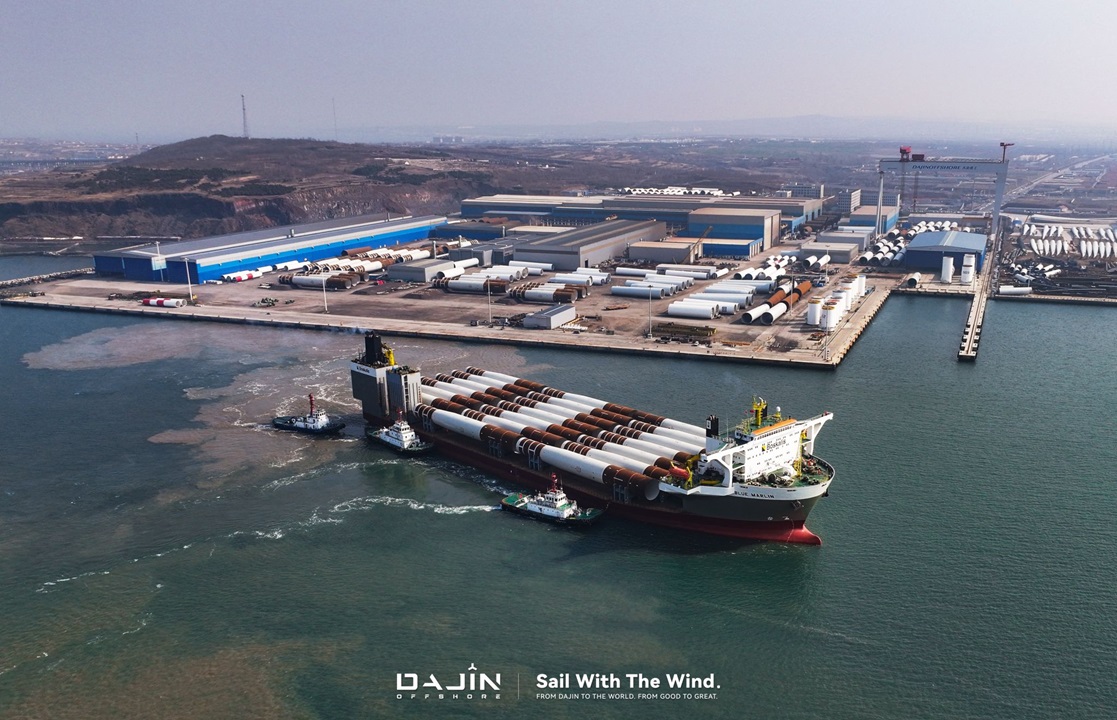 大金重工が2隻目のフランス向けモノパイル出荷、20本積込に7日間
