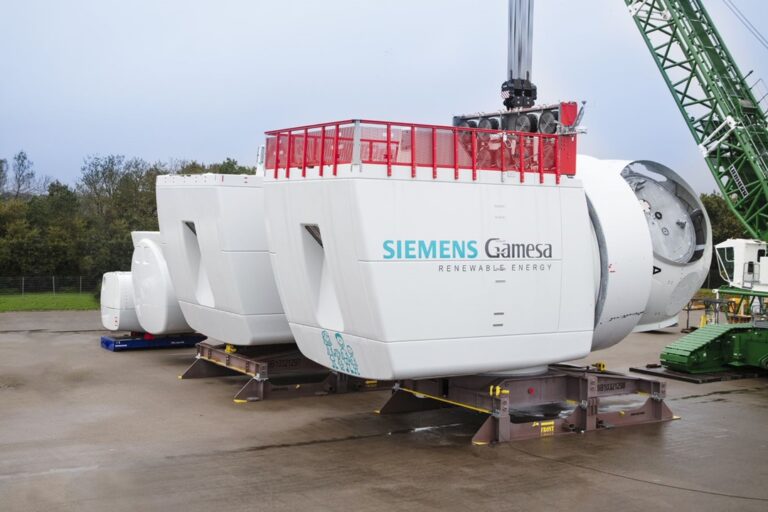 ドイツの生産拠点からMoray West向けナセル輸送開始