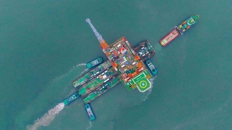 重量17,000トン「惠州26-6油田」トップサイド輸送開始