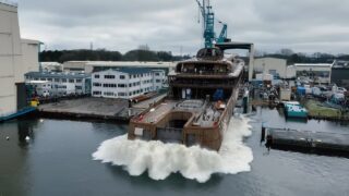 ドイツのルーセン造船所で大規模火災、前澤さんのヨット大丈夫？