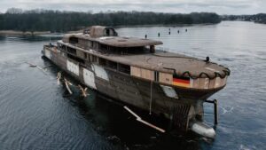 ドイツのルーセン造船所で大規模火災、前澤さんのヨット大丈夫？