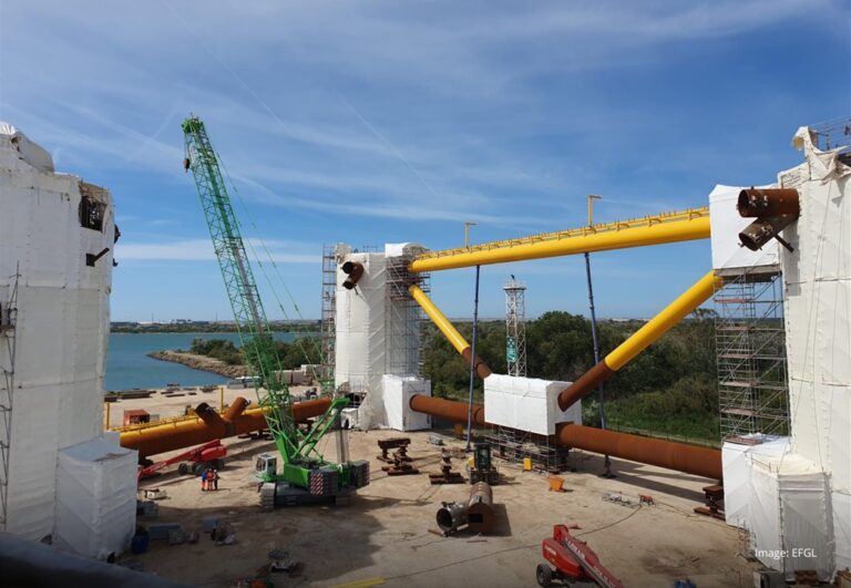 EFGLに設置する10MW浮体式洋上風力のブレードがフランス到着