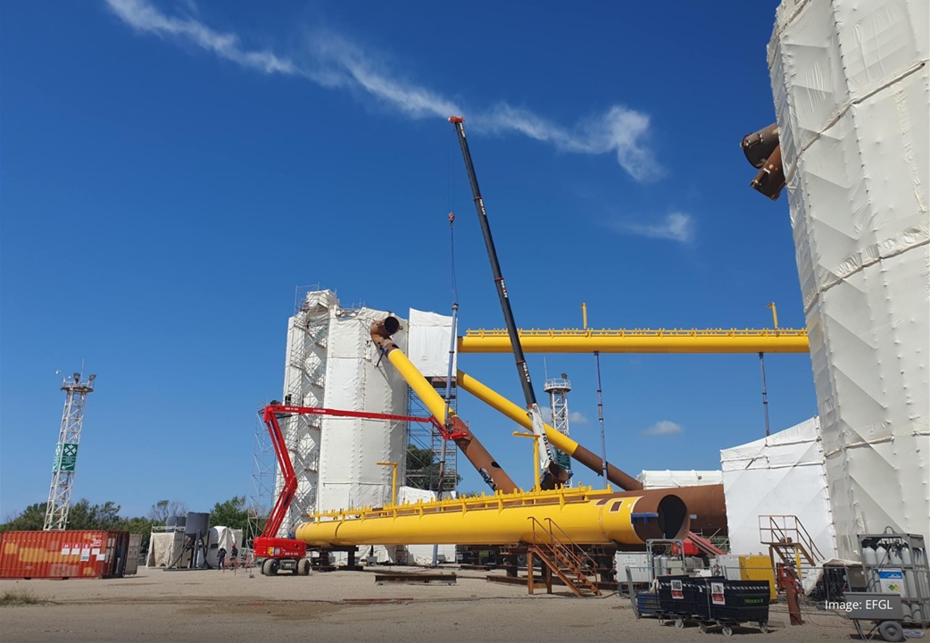 EFGLに設置する10MW浮体式洋上風力のブレードがフランス到着