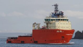 チュニジア沖の地中海で掘削リグ「Ocean Valiant」座礁