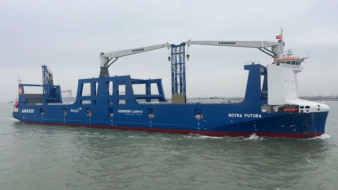 次世代洋上風力タービン輸送船「ROTRA FUTURA」引き渡し