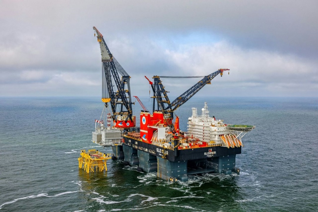 Hollandse Kust West Betaトップサイド設置