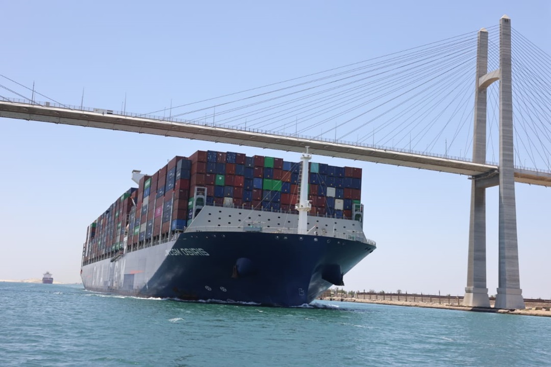 2024年3月以来1年以上ぶりに大型コンテナ船がスエズ運河を通過