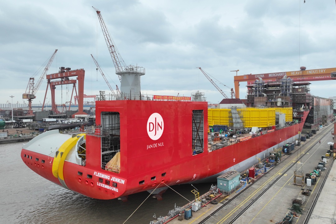 世界最大のケーブル敷設船「Fleeming Jenkin」進水