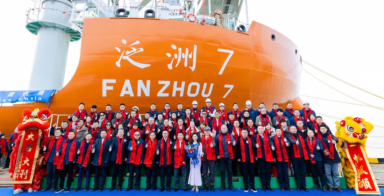 全長256mの大型甲板輸送船「FAN ZHOU 7」引き渡し